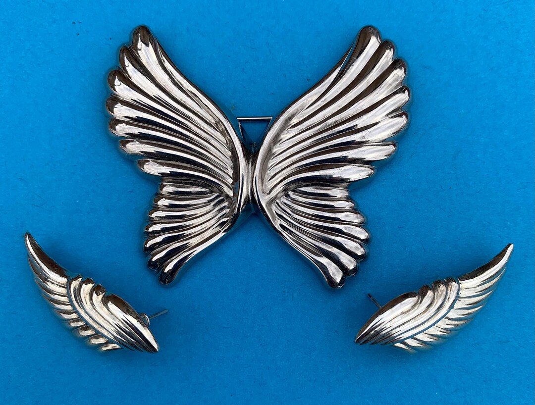 ANGEL WINGS SET Silver Tone Angel Wing Brooch and Matching Earrings Set ...