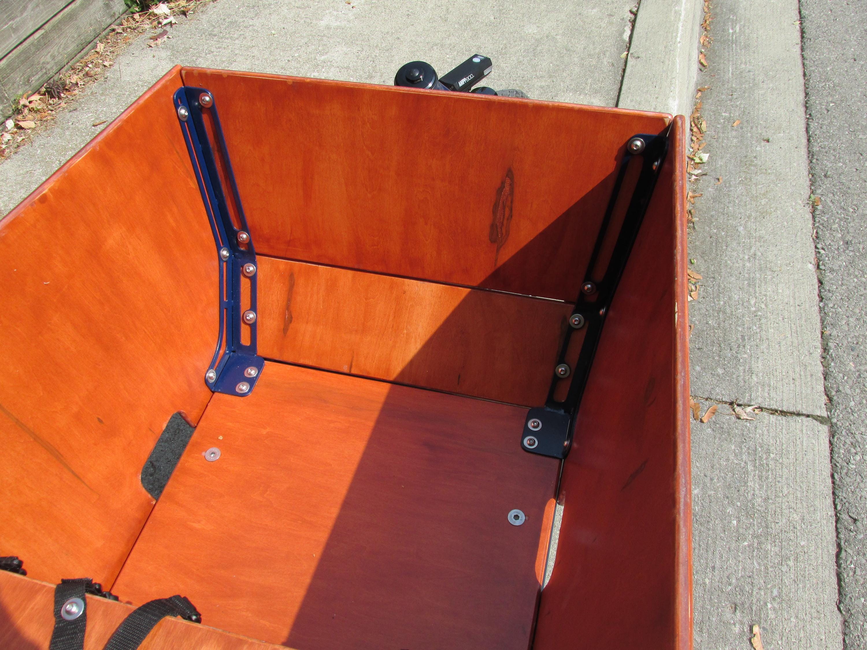 Original Bullitt Bike Box - Cargo Bike - 2 Seats With Seat Belts ...