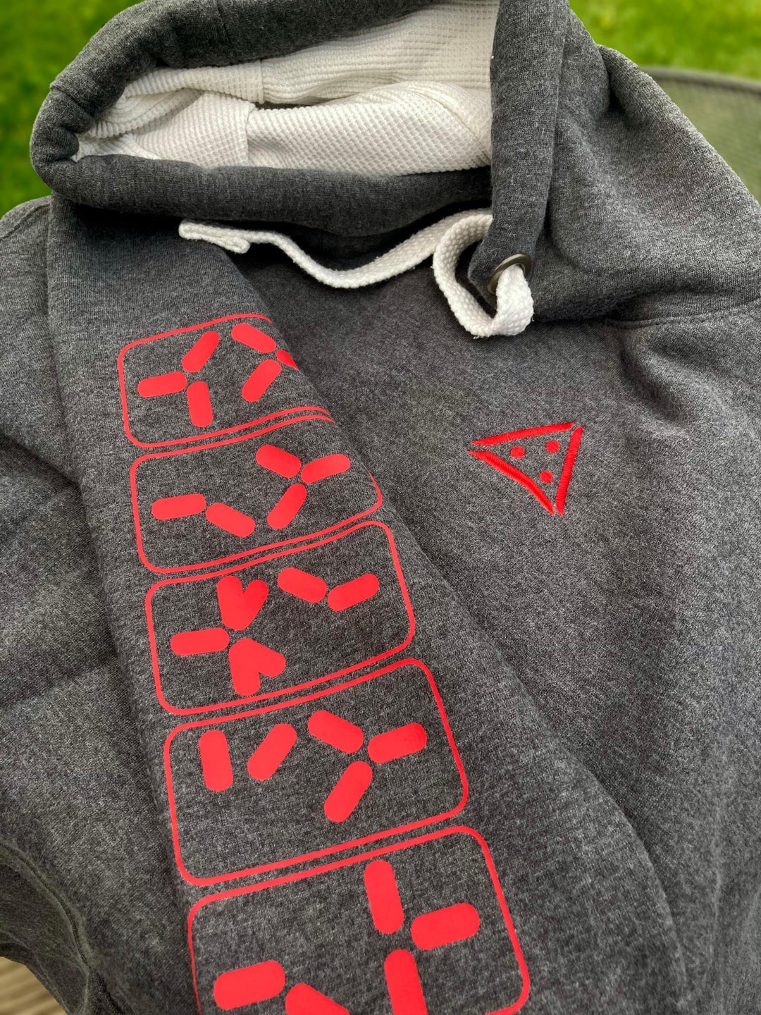 The Predator Laser Target Embroidered Hoodie With Bomb Countdown Timer ...
