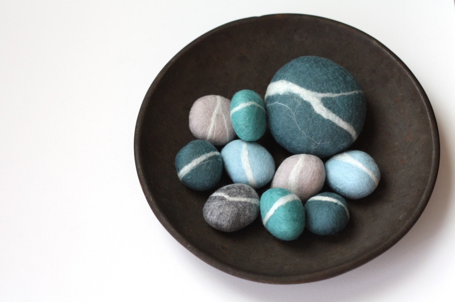 Felted Pebble Gift Set in Blue Tones - Etsy