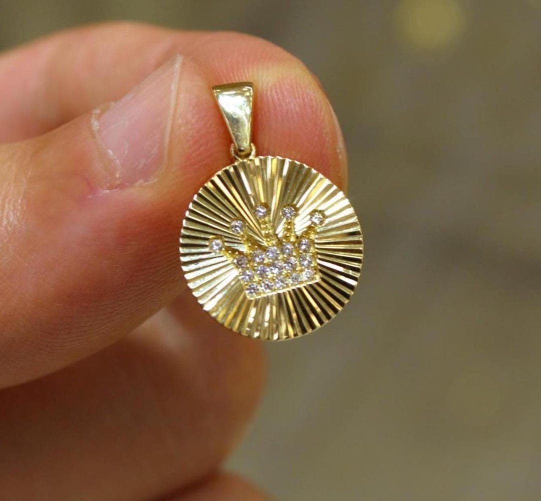 14K Gold Crown Medallion Pendant, Royal Inspired Jewelry, Gold Crown ...