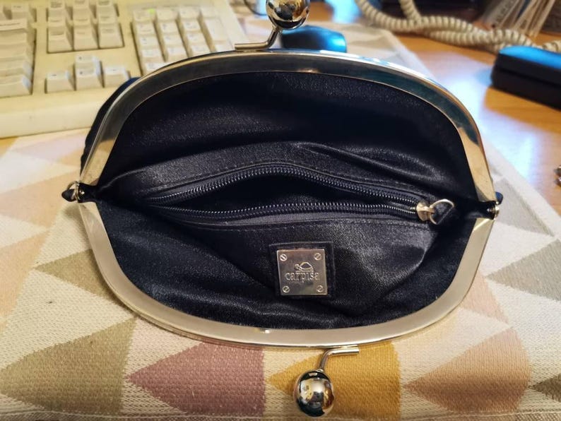 Kiss Lock Bag, Vintage Kiss Lock Purse Bag of Black, Satin Cloth, Retro ...