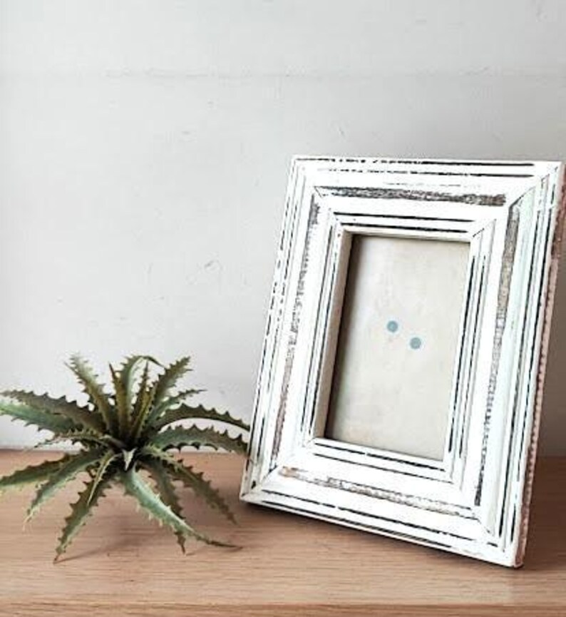 White Photo Frame, Distressed Wood Photo Frame With White Mate Varnish ...