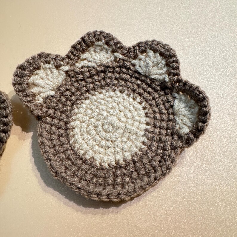 Bear Paw Crochet Coaster Pattern | DIY Paw Print Coasters | No Sew ...