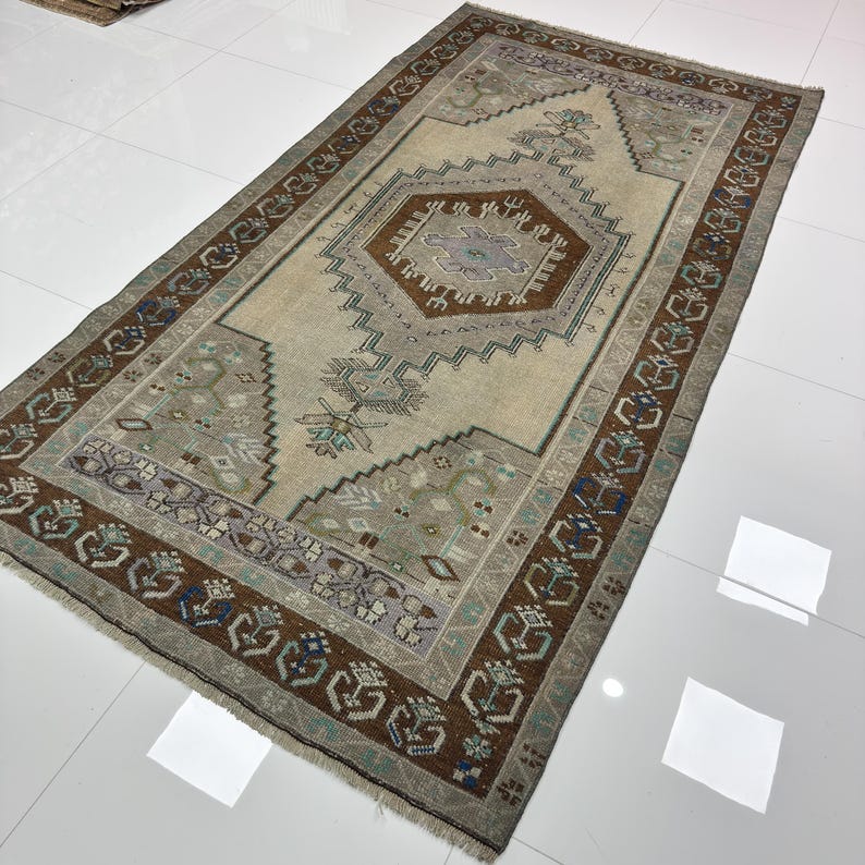 Brown Ivory Vintage Turkish Rug 4x8 Soft Wool With Lilac Medallion ...