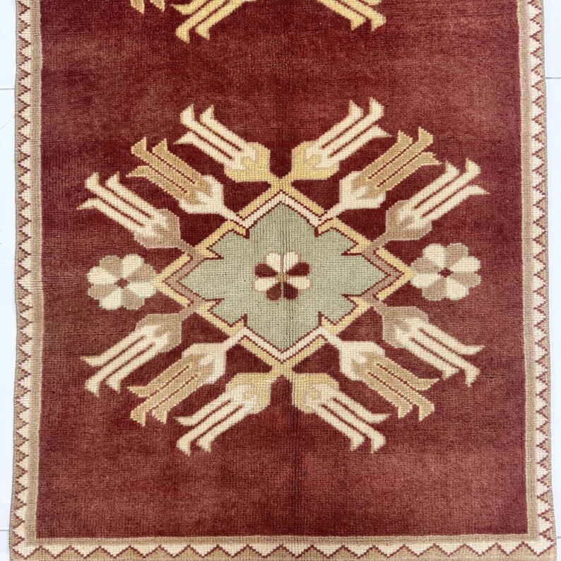 2x9 Red Vintage Wool Handknotted Oushak Runner Rug With Sage Medallions ...
