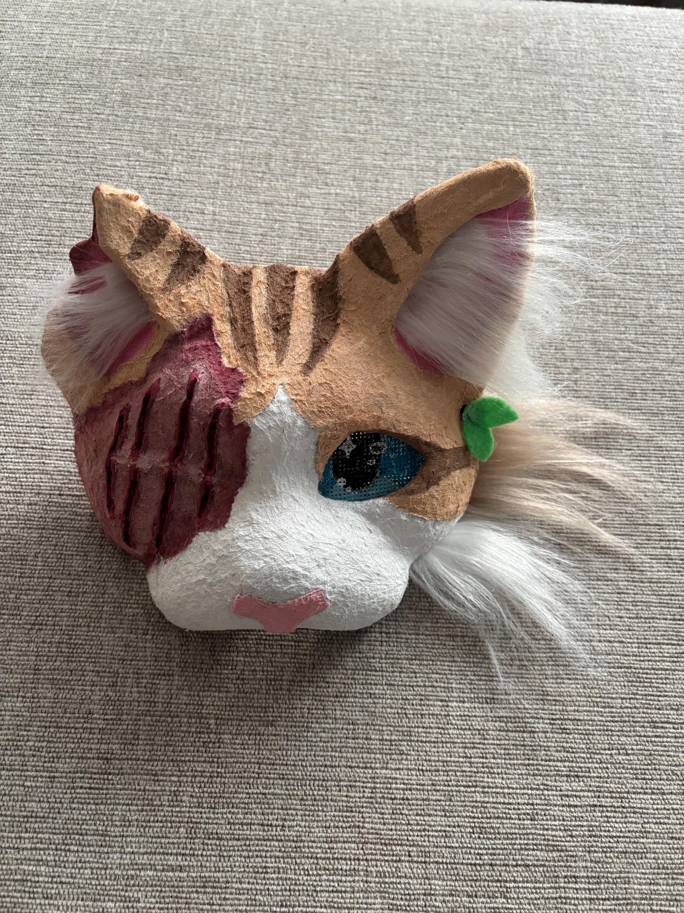 A Gorgeous and Realistic Catmask of the Character Brightheart From the ...