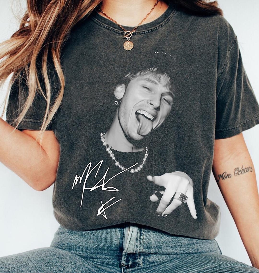Viantage Machine Gun Kelly Middle Finger Lost American Tour 2025 Shirt ...