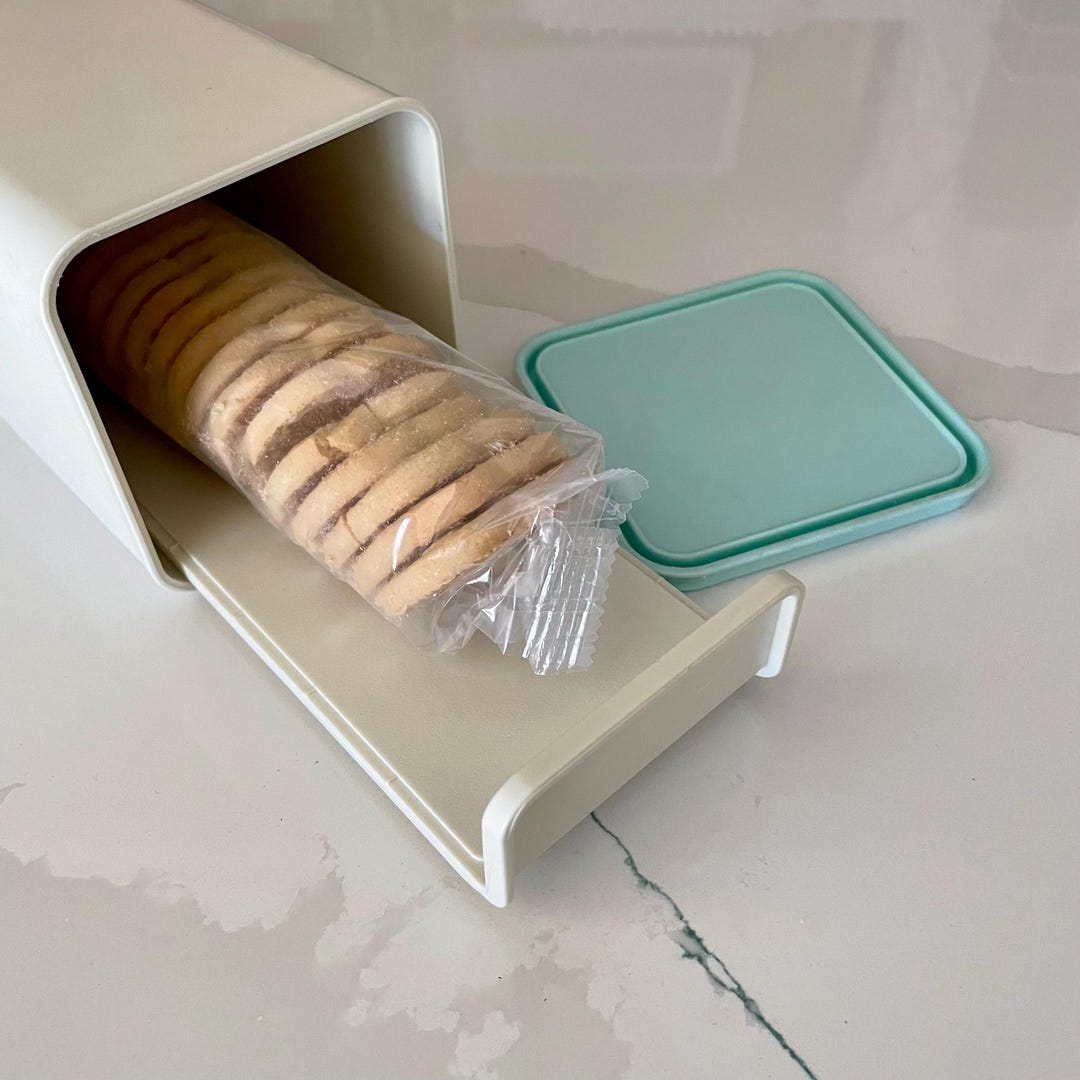 Tupperware - Vintage Cheese or Cracker Keeper With Slide Out Tray - Etsy