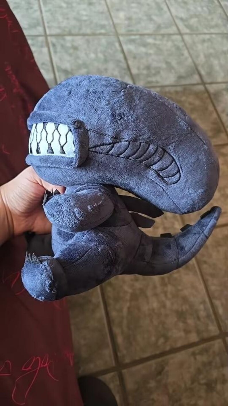 Alien Xenomorph Shaped Zipper Mouth Plush Doll Kawaii Plush Pillows ...