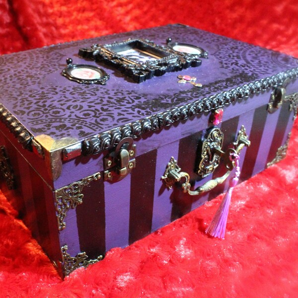 Victorian Treasure - Etsy