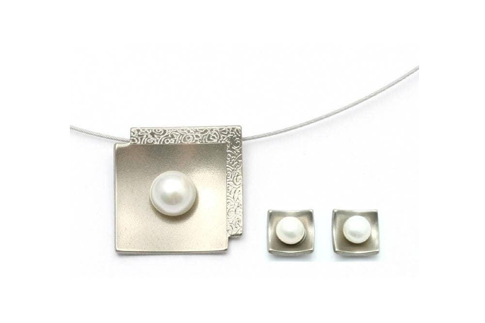 Titanium Jewellery Set. Allergy Free! Necklace and Earstuds - Etsy