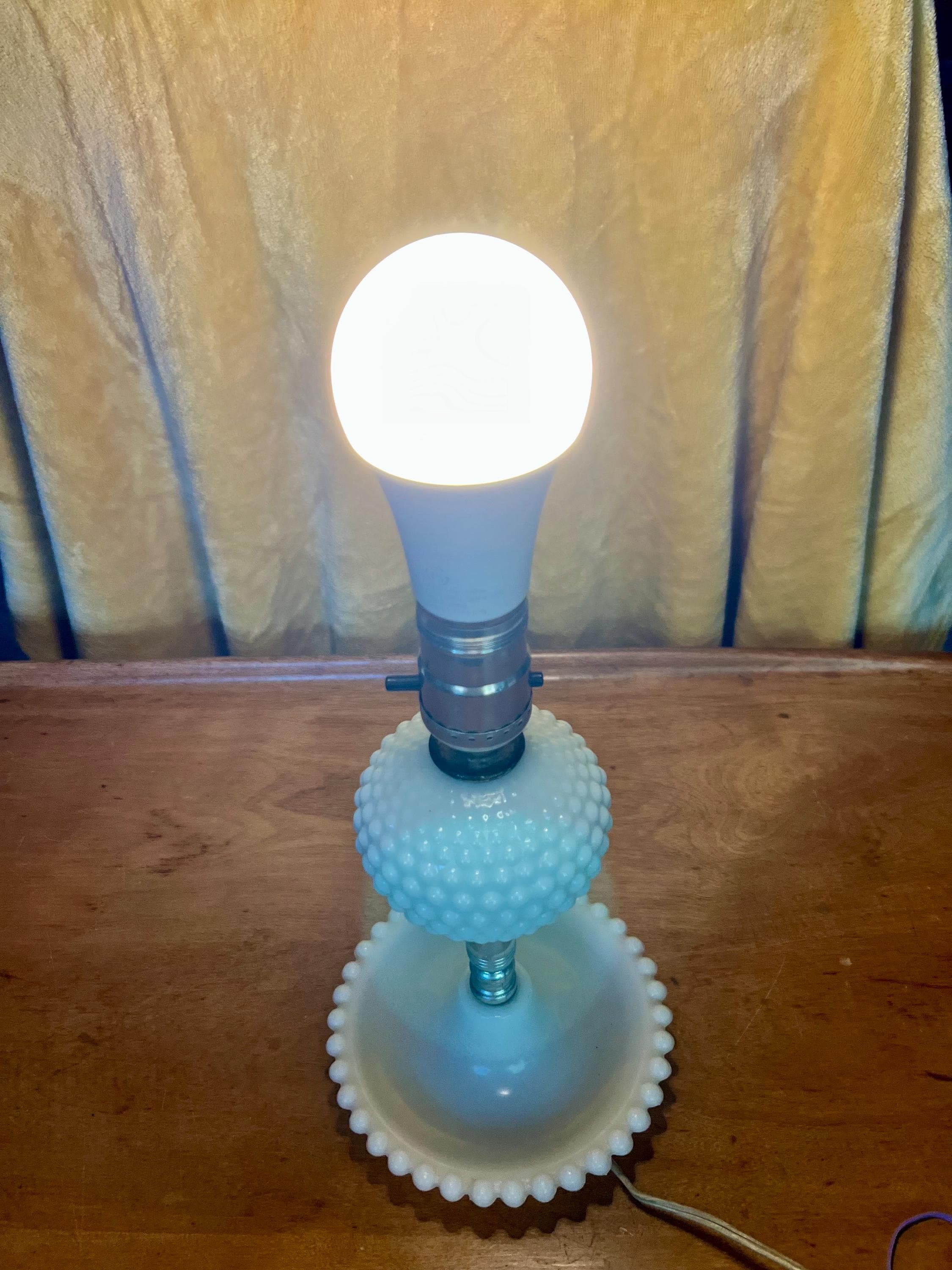 Vintage Milk Glass Hobnail Table Lamp | Corncob Pattern With Ring ...