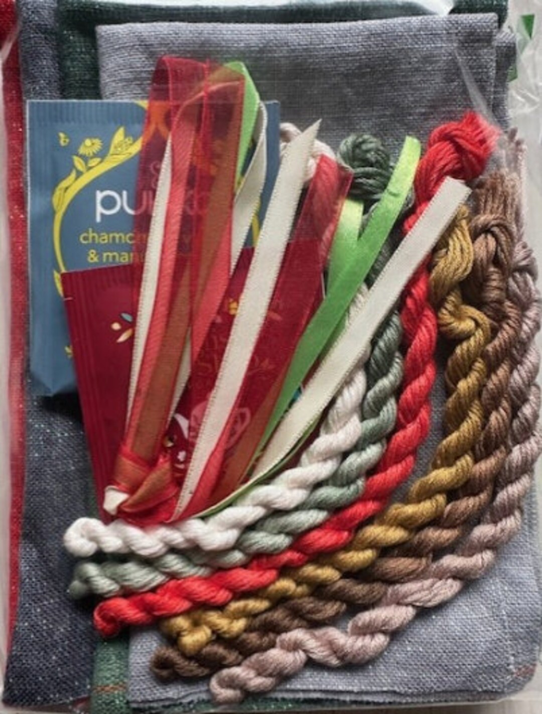 NEW Winter Stitching Fun Packs. 32CT Lurex Linen. 3 Pack Linen. 6 ...