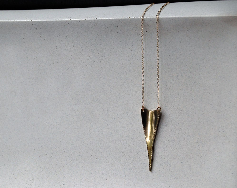 Great White Shark Tooth Necklace in 10K Gold Rustic Rough - Etsy