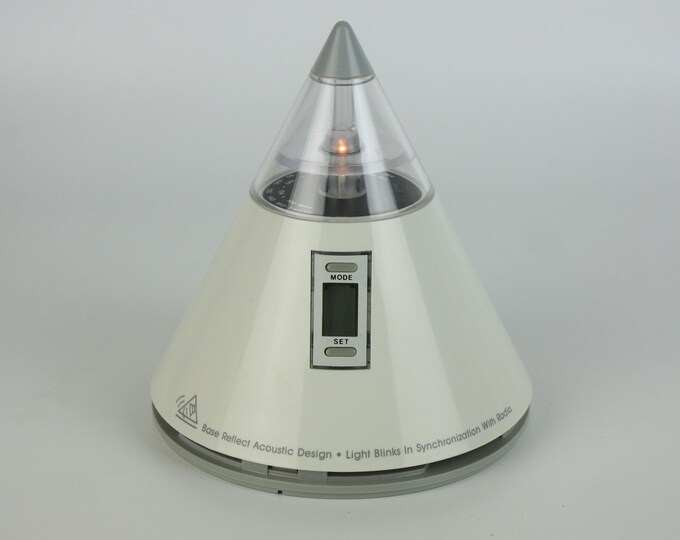 Space Age Conical Radio 0n Live AM/FM Alarm Clock Blinking Light , 80's ...