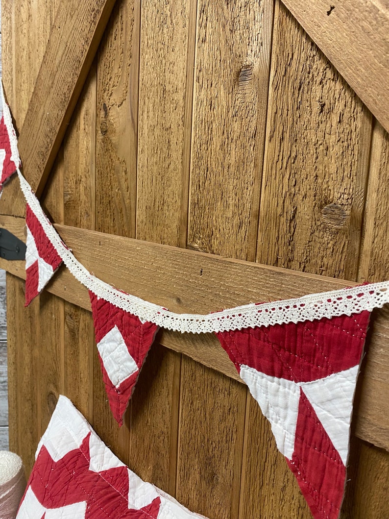 VINTAGE QUILT Bannerred & White - Etsy