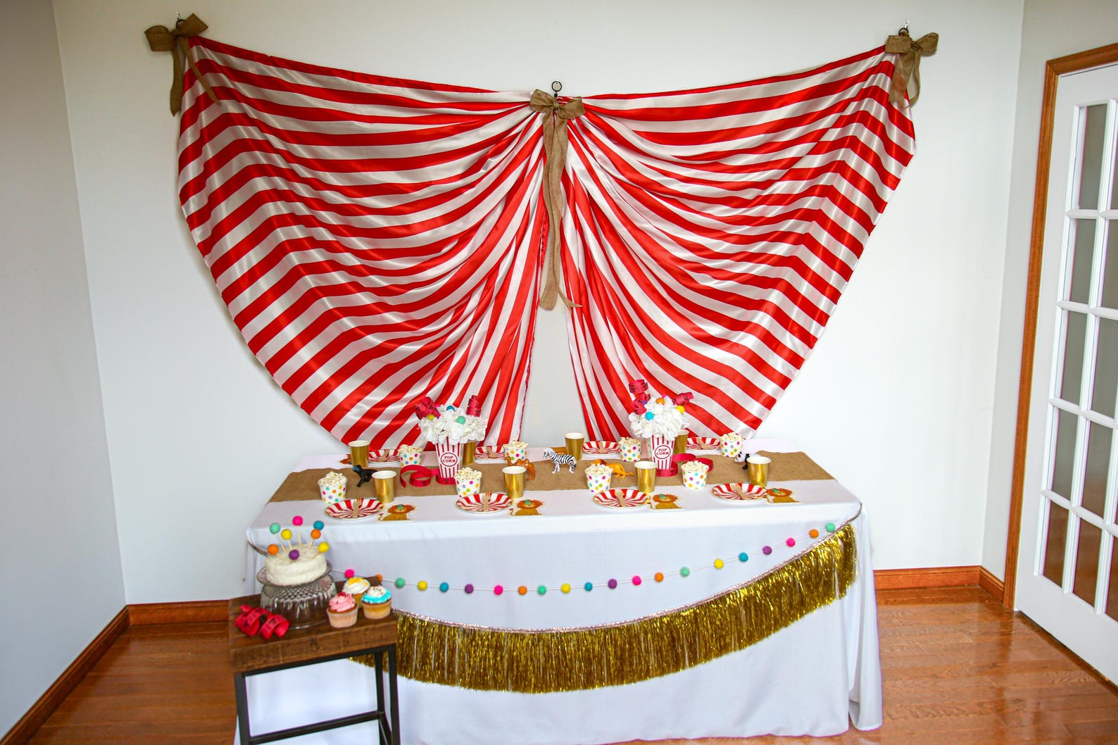 Circus Party Decoration Kit: Animals, Banners, Table Runner - Etsy