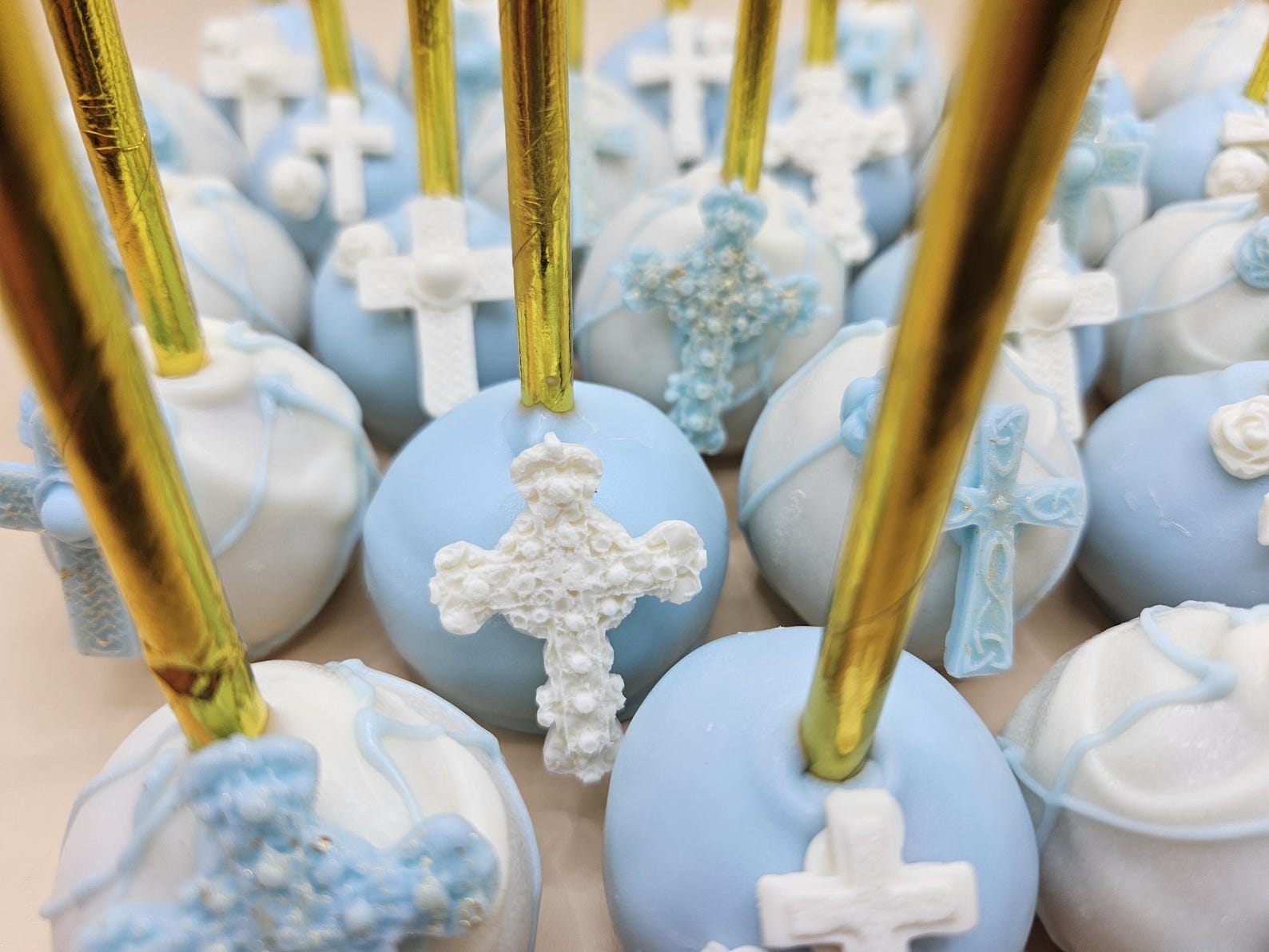 Baptism, First Holy Communion Cake Pops! Available in Any Color ...