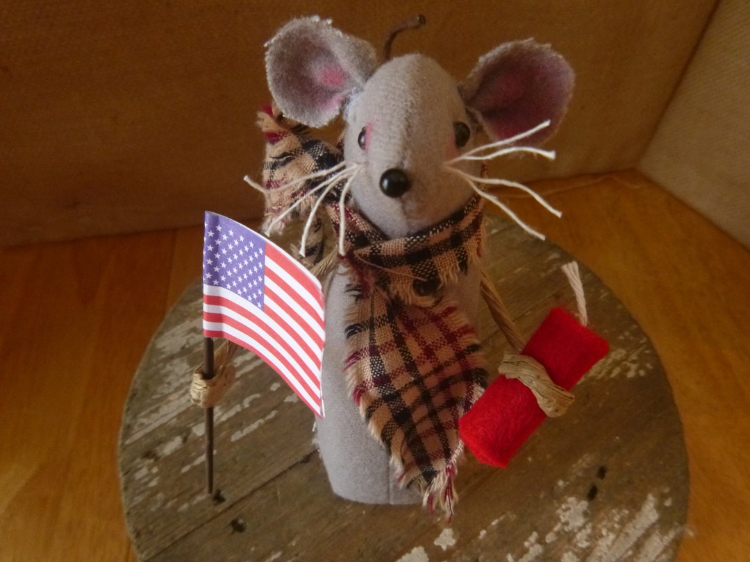 PRIMITIVE MOUSE Patriotic-firecracker. Flag - Etsy