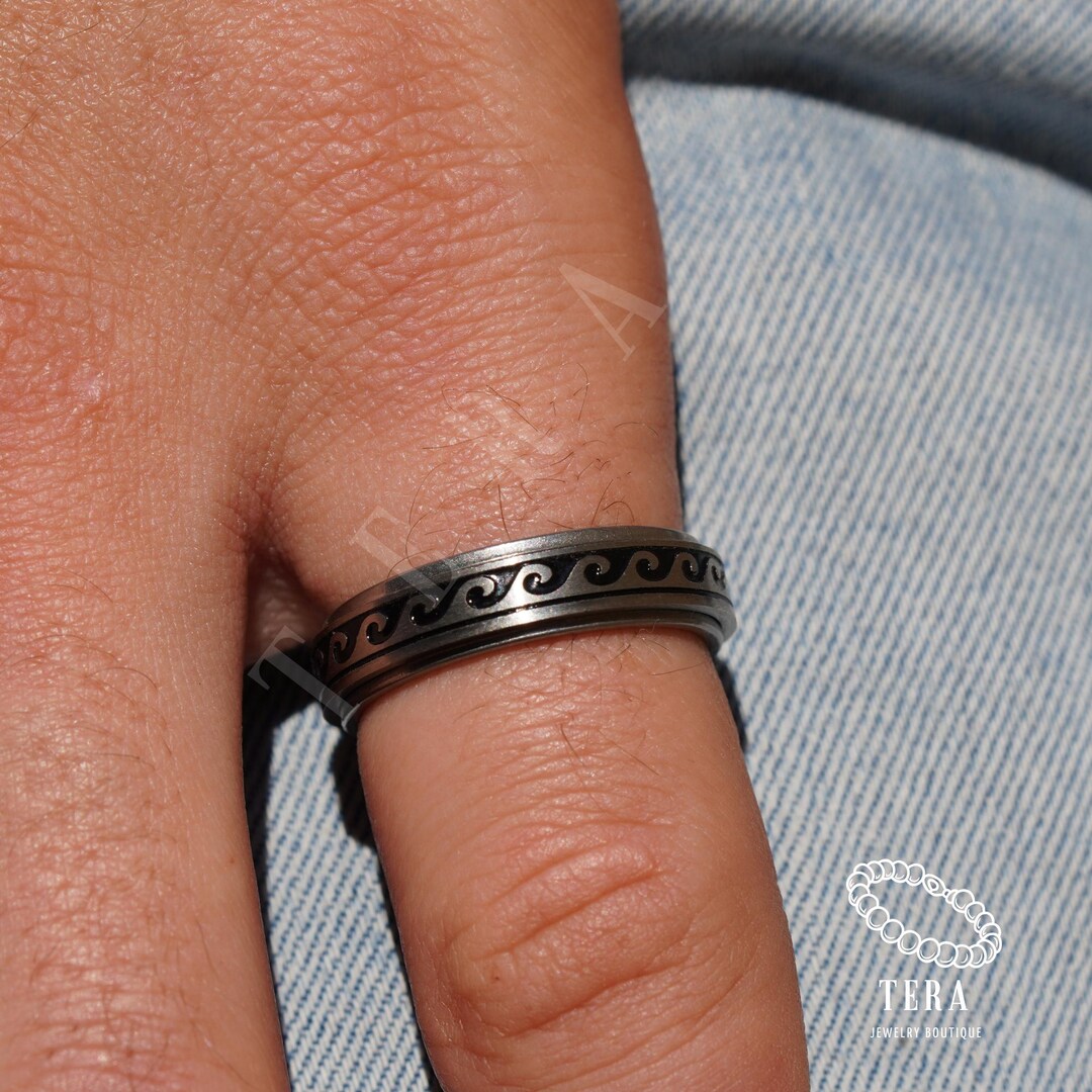 Wave Pattern Spinner Ring - Wave Spinner Ring, Engraved Wave Ring ...