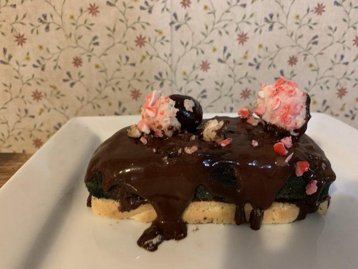 4 Layer Black and White Cake Covered in Chocolate Ganache - Etsy