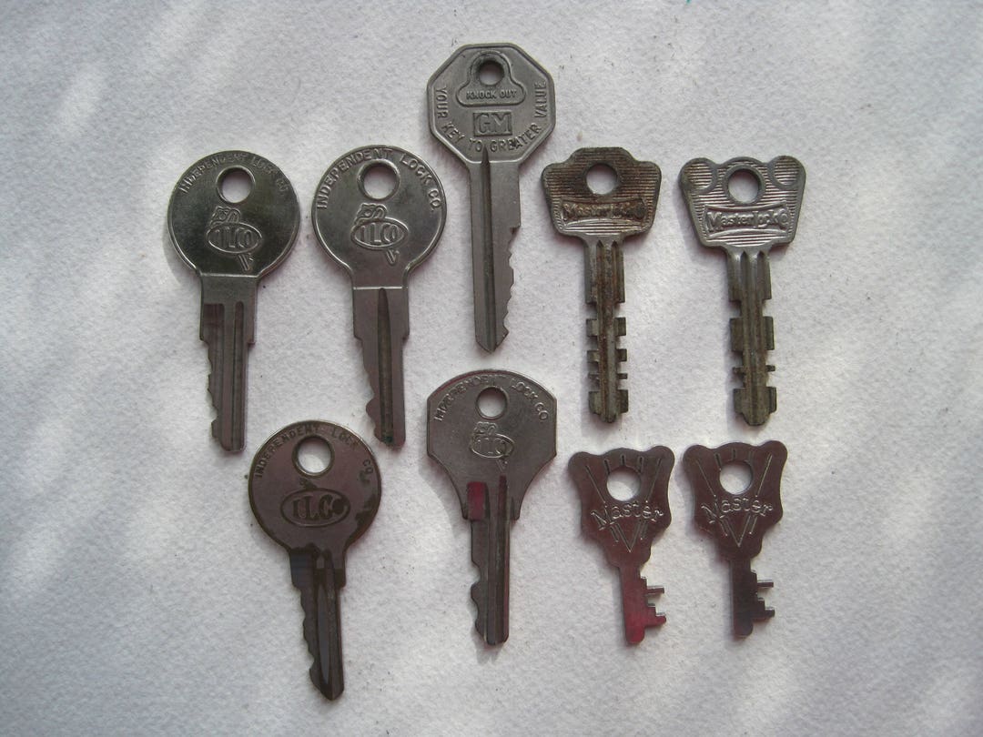 Keys, 9 Vintage Keys, Flat Keys, Master Keys, Independent Lock Co ...