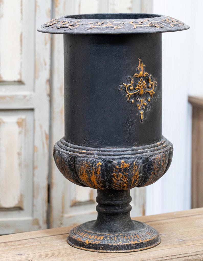 Antique Flower Pots Vintage Vase Country Style Old Fashioned Vase With ...