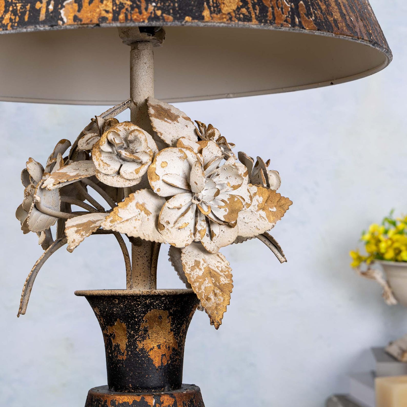 Vintage Old Table Lamp, Handmade Desk Lamp, Floral Decoration, Shabby ...