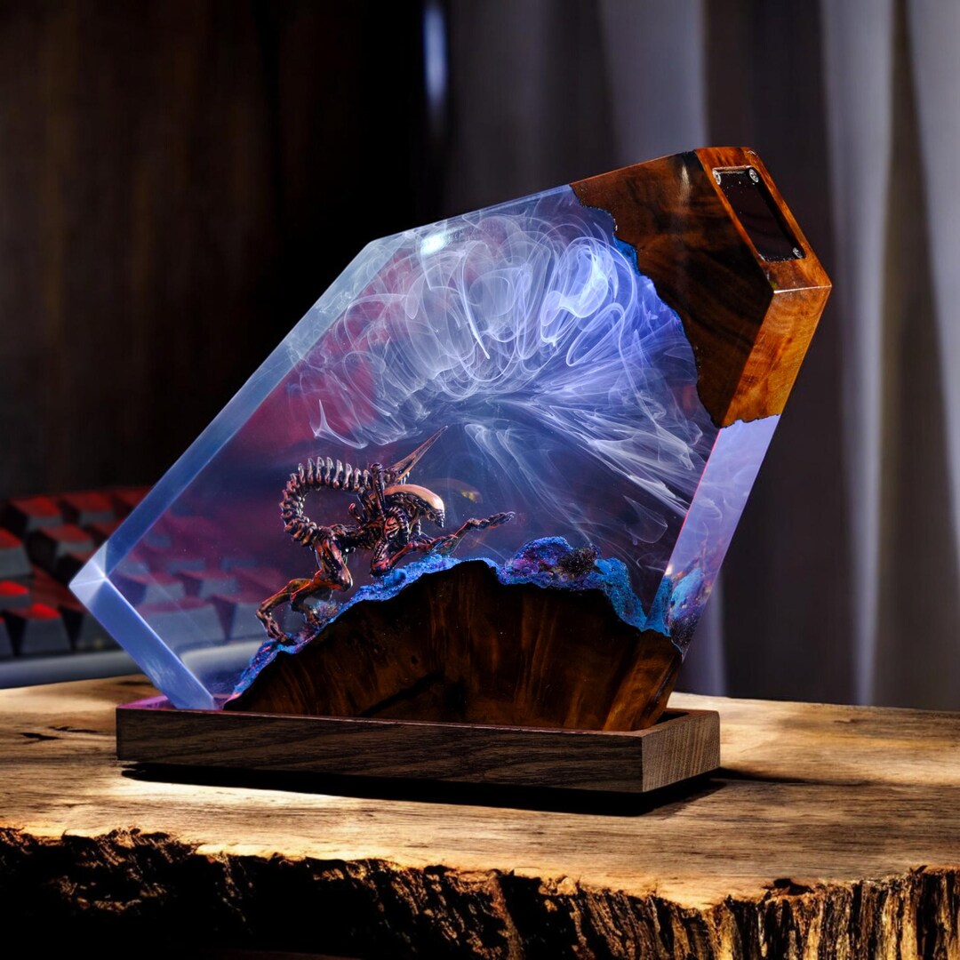 Lamp Custom Resin Wood, Xeno.morph Lamp Resin, Custom Night Light ...