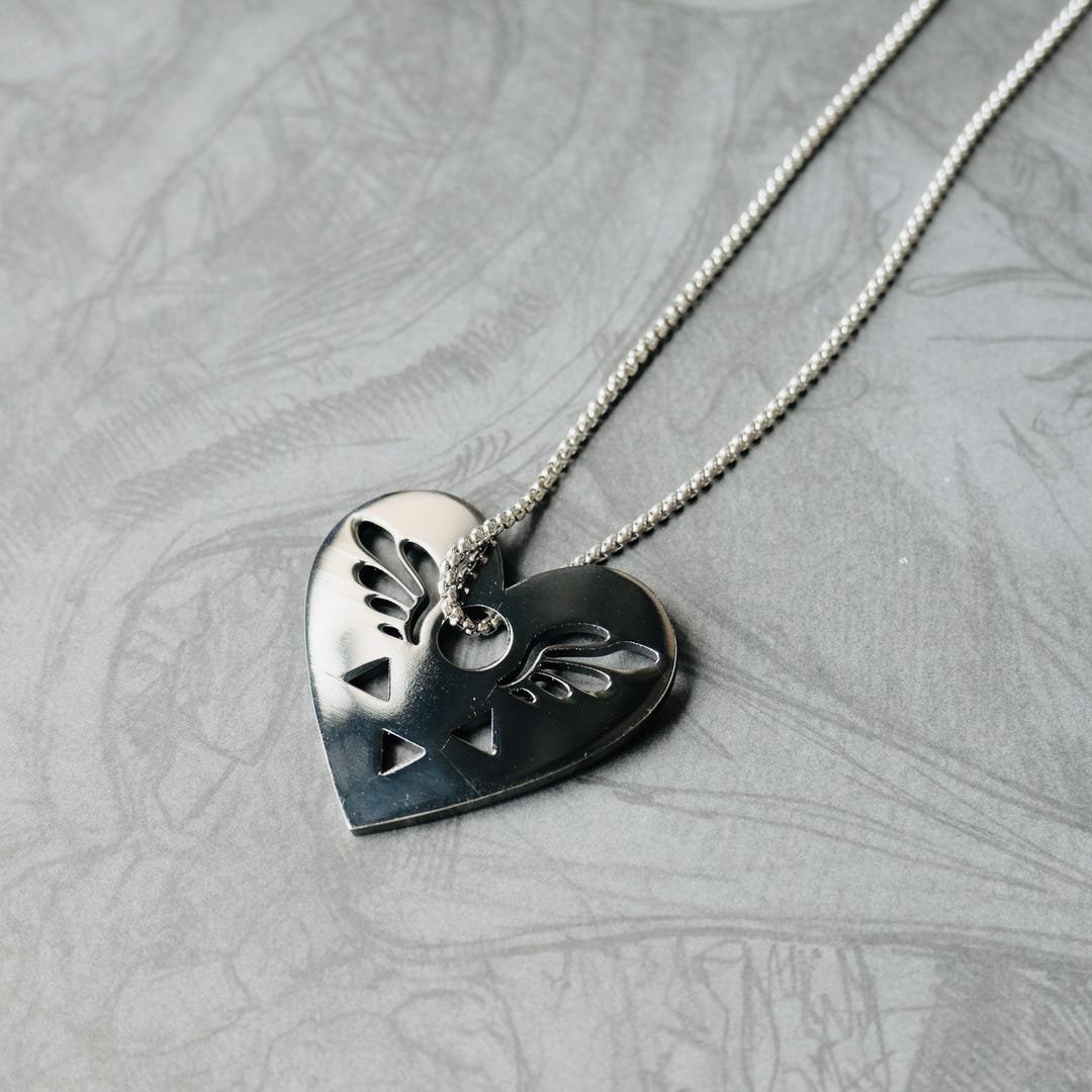 Deltarune Symbol Heart Locket Metal Necklace, Delta Rune Heart Cosplay ...