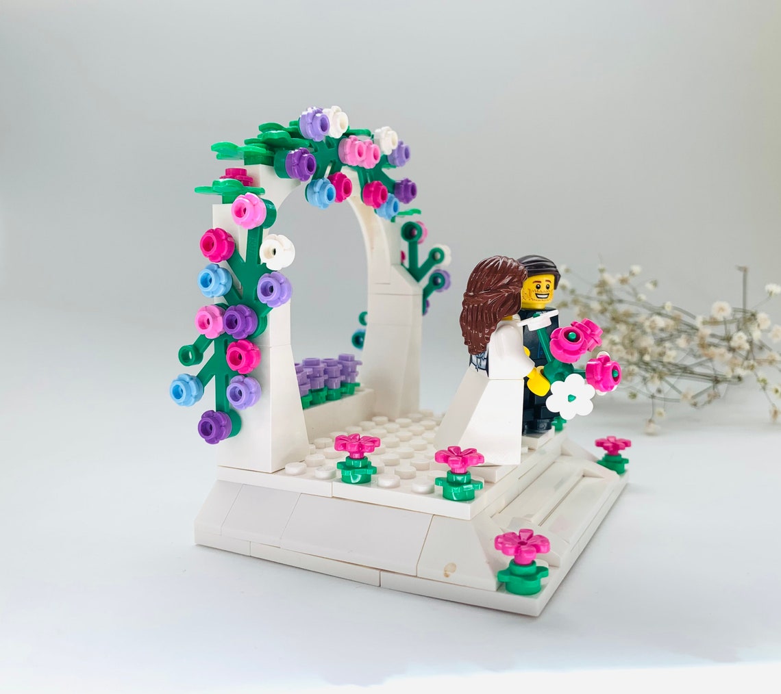 Outdoor Wedding Cake Topper - Lego Minifigure Garden Wedding Cake ...