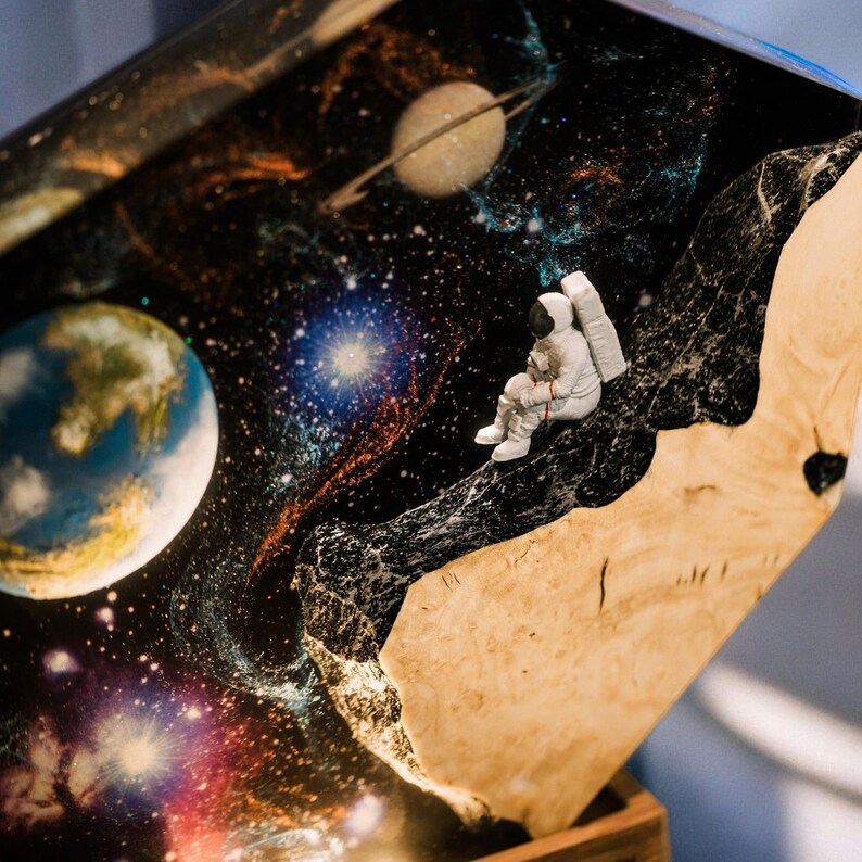 Lamp Galaxy Resin, Astronaut Resin Lamp, Lamp Custom Resin, Epoxy Resin ...