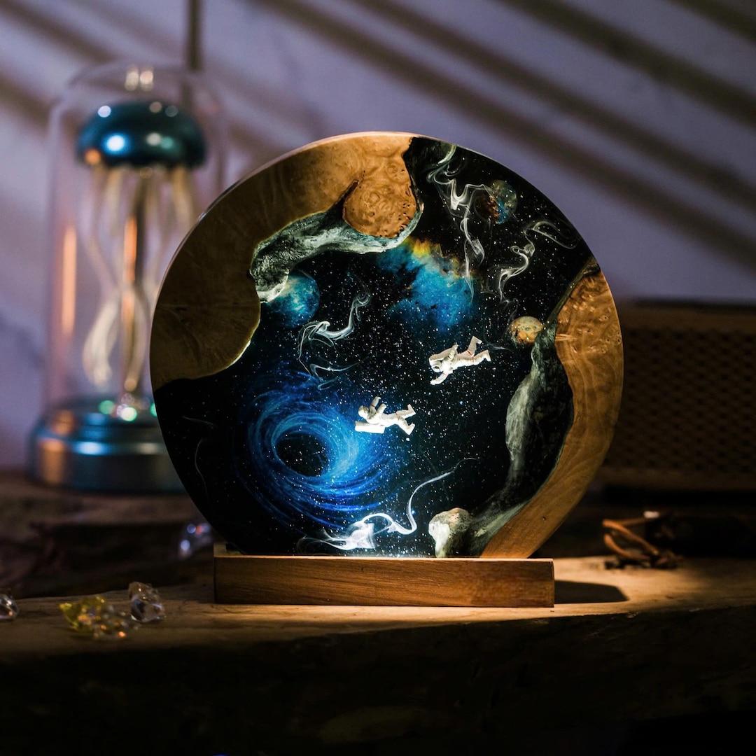 Lamp Galaxy Resin,astronaut Resin Lamp,lamp Custom Resin, Epoxy Resin ...