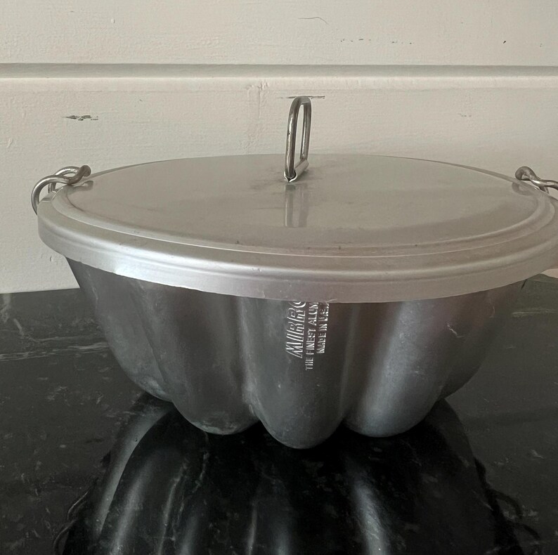 Vintage Mirro Aluminum Co. Company Fluted Pudding Bread Mold With Cover ...