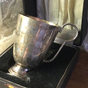 Signed Yeoman Plate EPNS Made in England Monogrammed WDS Christening ...