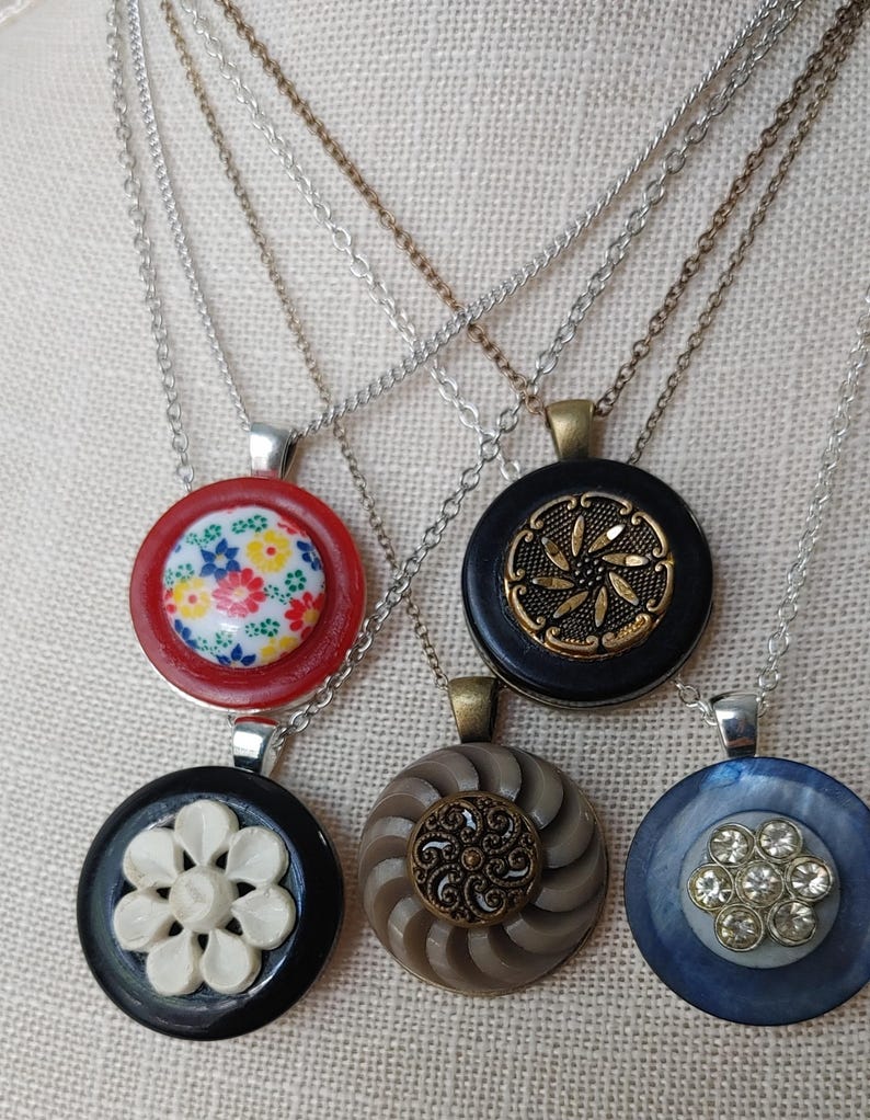Vintage Button Pendant Necklace: Handmade Recycled Jewelry - Etsy