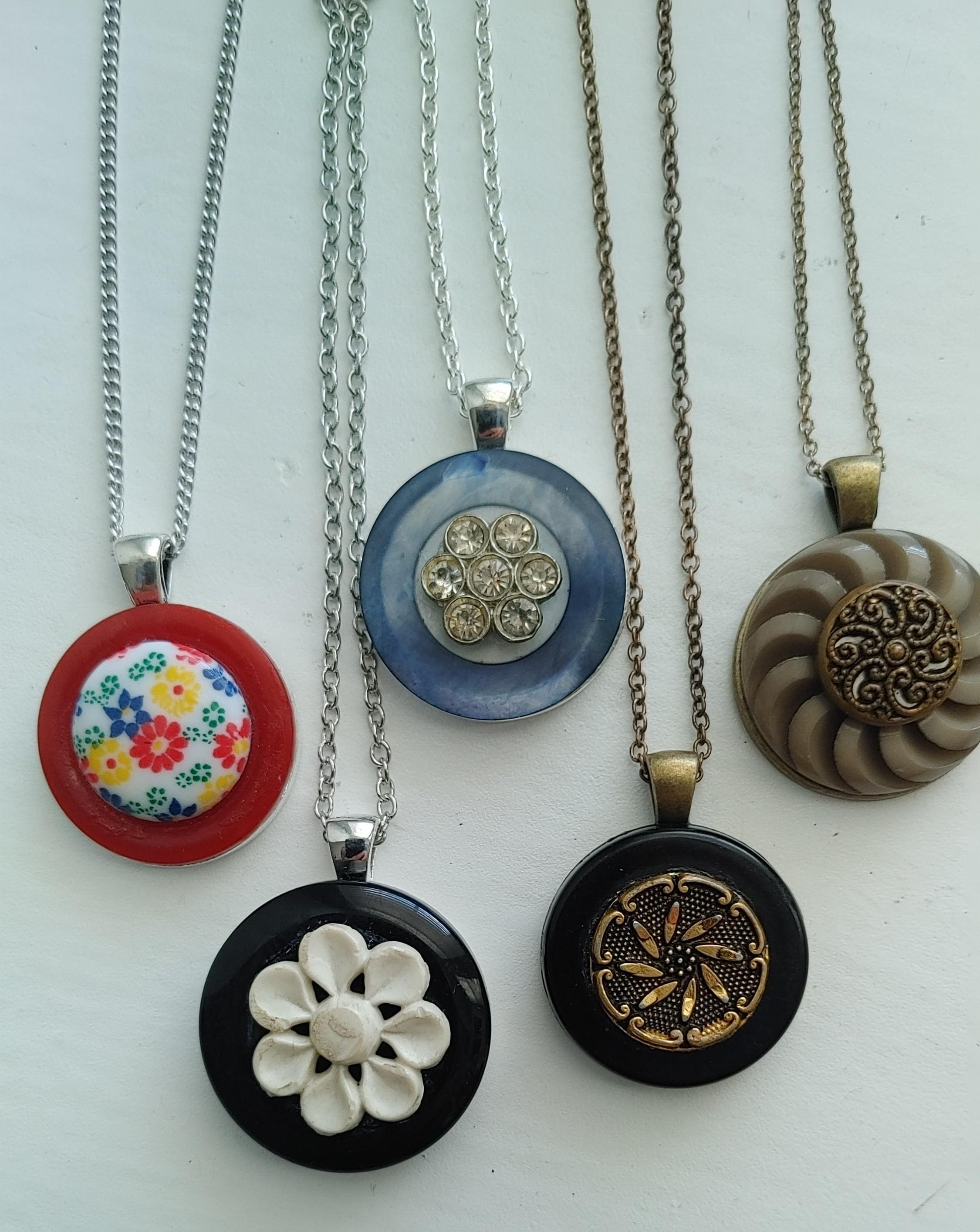 Vintage Button Pendant Necklace: Handmade Recycled Jewelry - Etsy