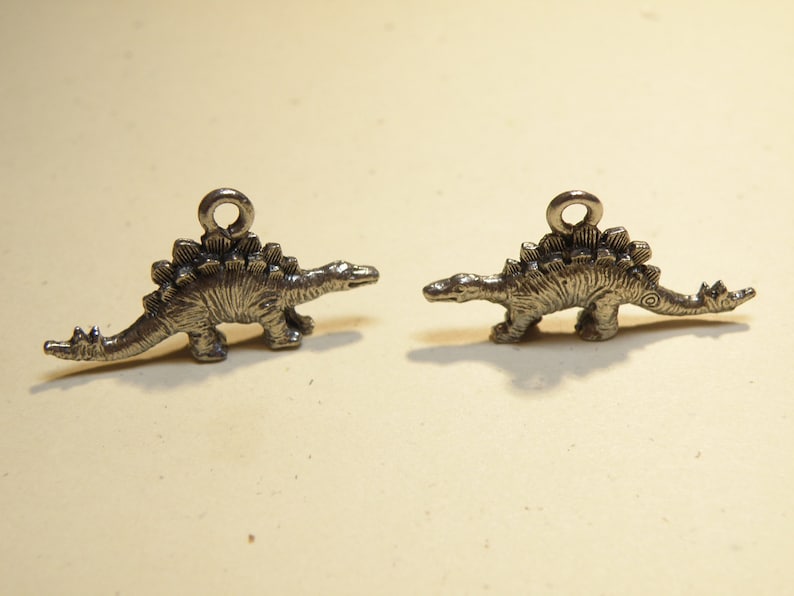 One 1 Antique Silver Dinosaur Stegosaurus Pewter Charm - Etsy
