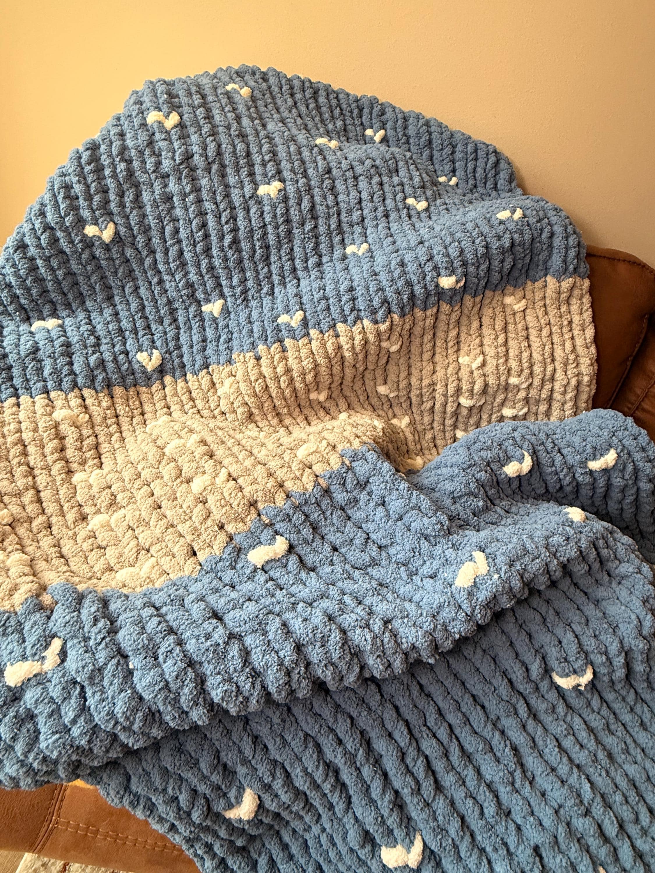 Hand-knitted Chunky Yarn Blanket – Soft Cozy Knit Throw - Etsy