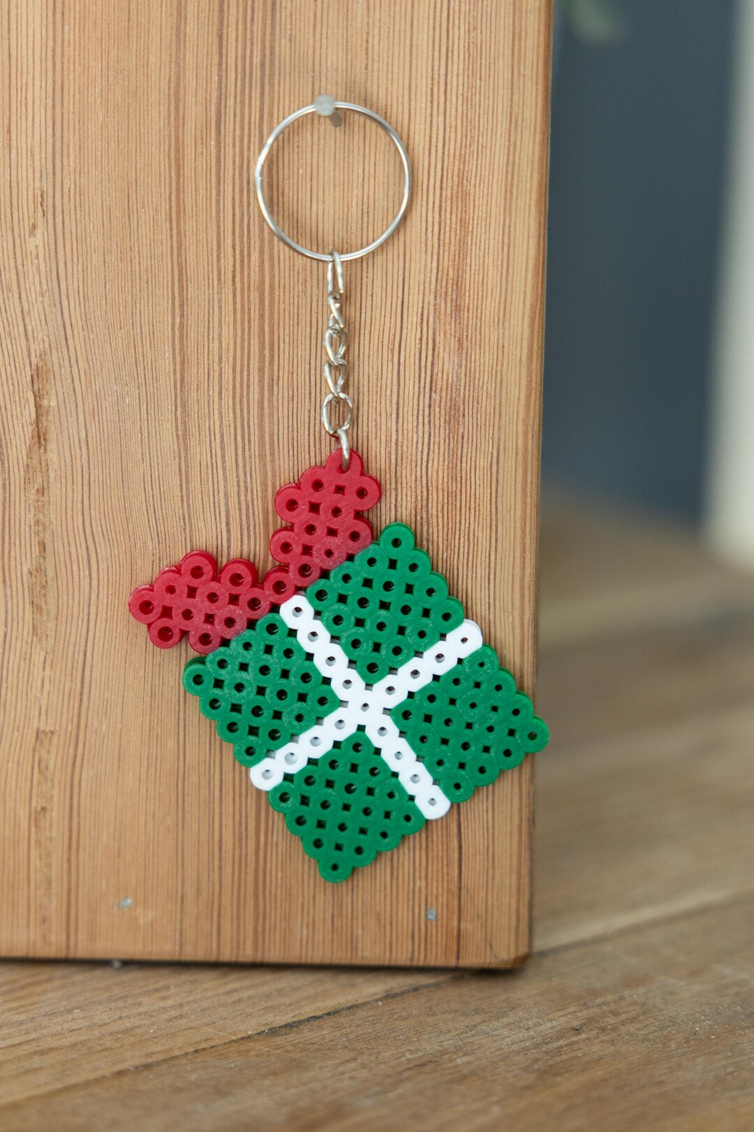 Green Christmas Present Perler Bead Keychain - Etsy