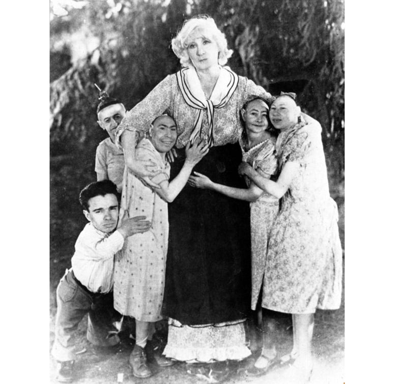 Scary Weird Circus Freaks Spooky Creepy Freak Show Dwarf Midget ...