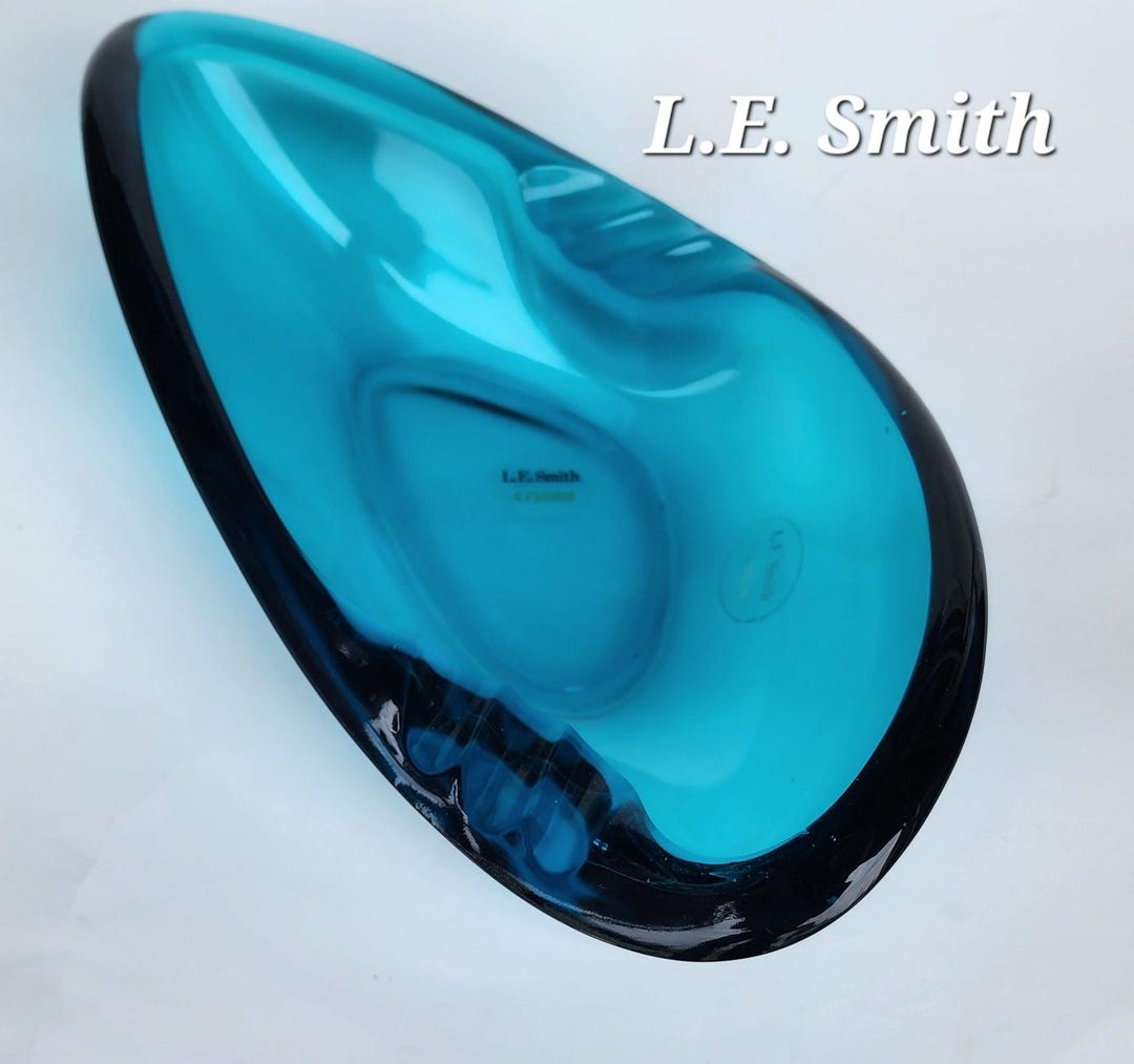 L.E Smith Glass Blue Ash Tray - Etsy