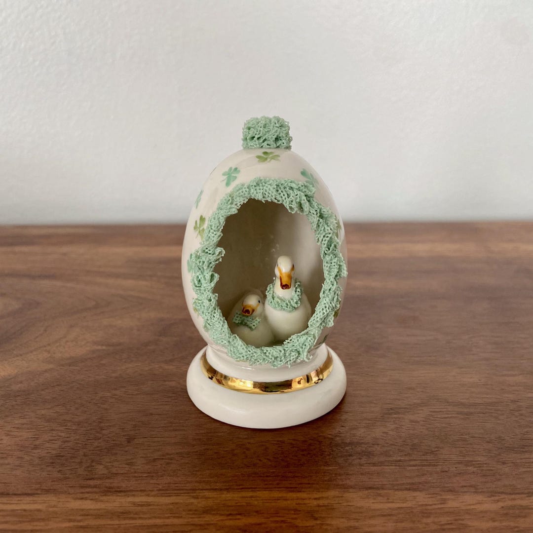Vintage Dresden Ireland Easter Egg Diorama With Green Spaghetti Lace ...