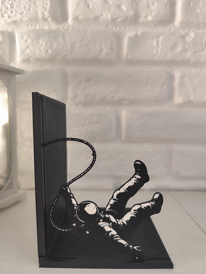 Project Hail Mary Ryland Grace and Rocky Bookends, Science Fiction ...