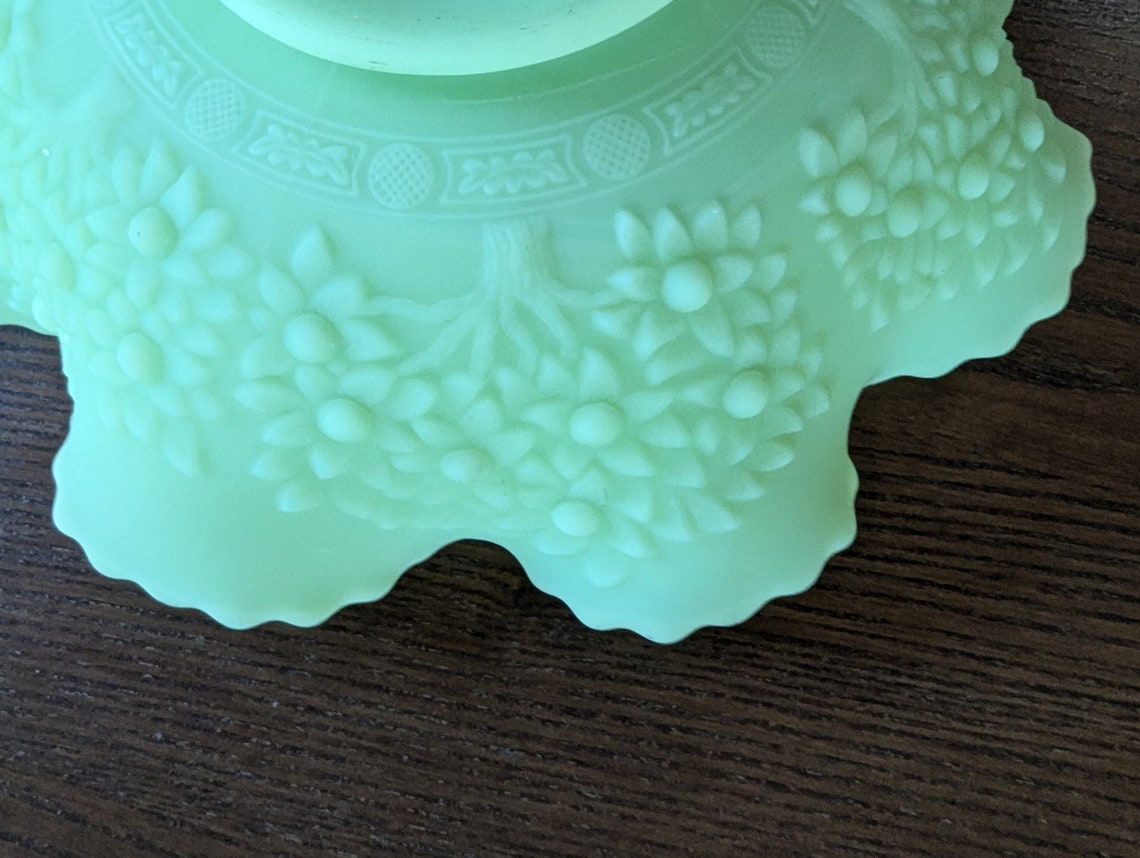 Vintage Fenton Custard Glass Lime Green Tree Fruits 10 Ruffle Edge Bowl ...