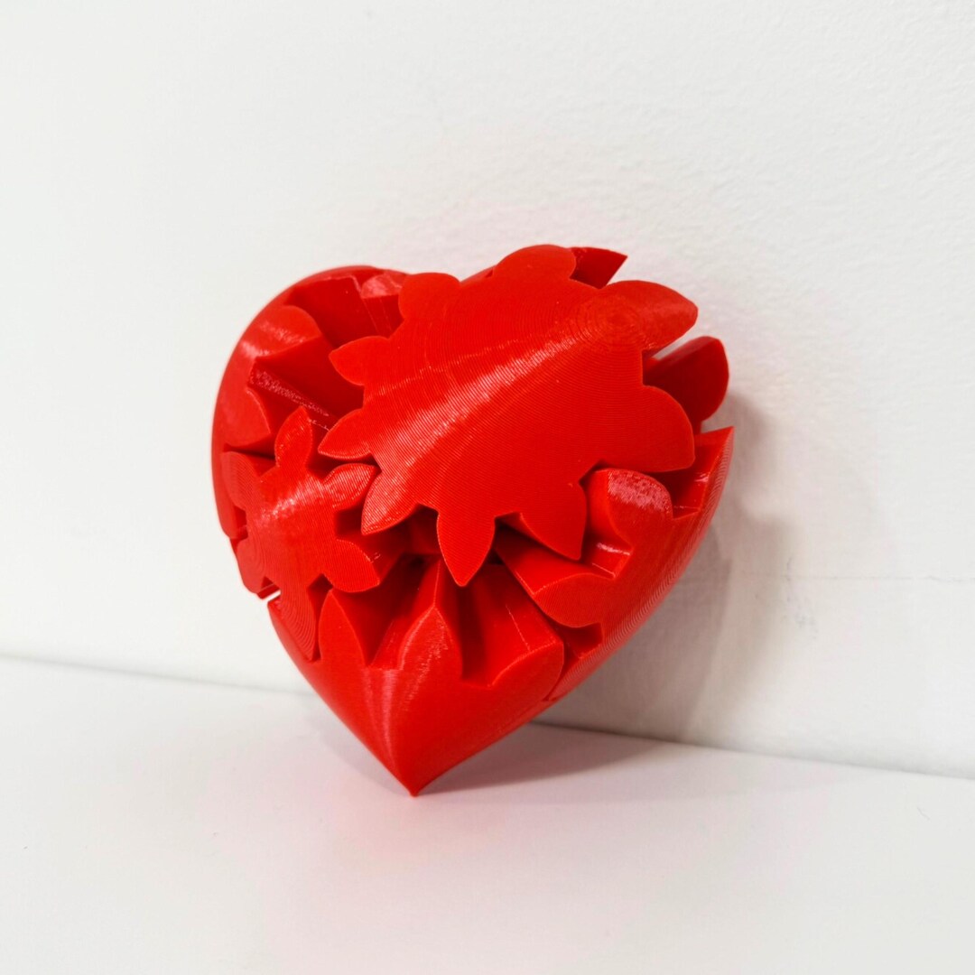 Heart Gear Fidget - 3D Printed Twisted Heart, Heart Gears, Valentines ...