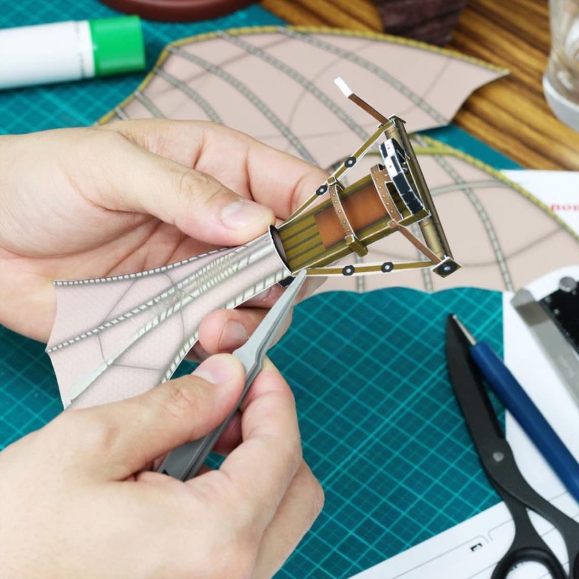 Leonardo Da Vinci Glider, Flying Machine, DIY Paper Model, Papercraft ...