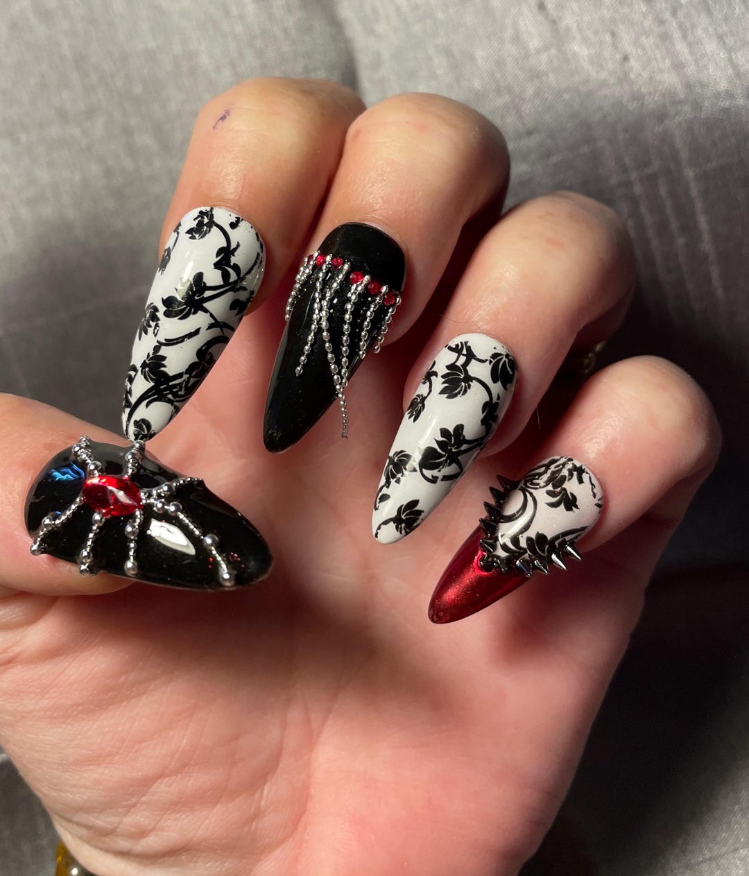 28-piece Kit. Black, Chrome Red, White With Patterns, Chains. Sizes 0 ...