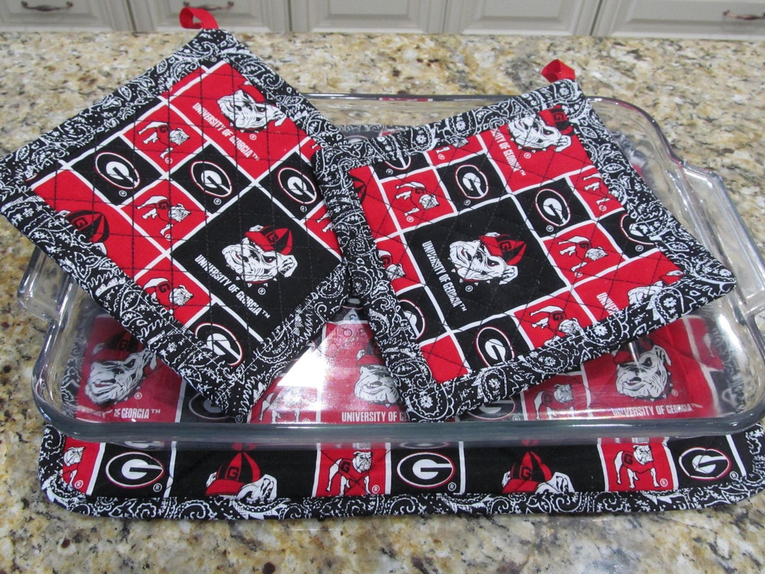 Sports Football Team Quilted Handmade Casserole Dish Hot Pad and Set of ...